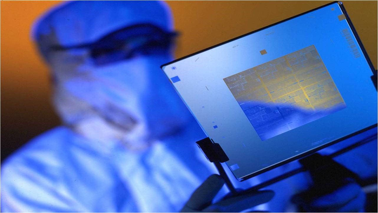 TOPPAN Photomasks, acteur majeur de la microélectronique | Grand Paris Sud