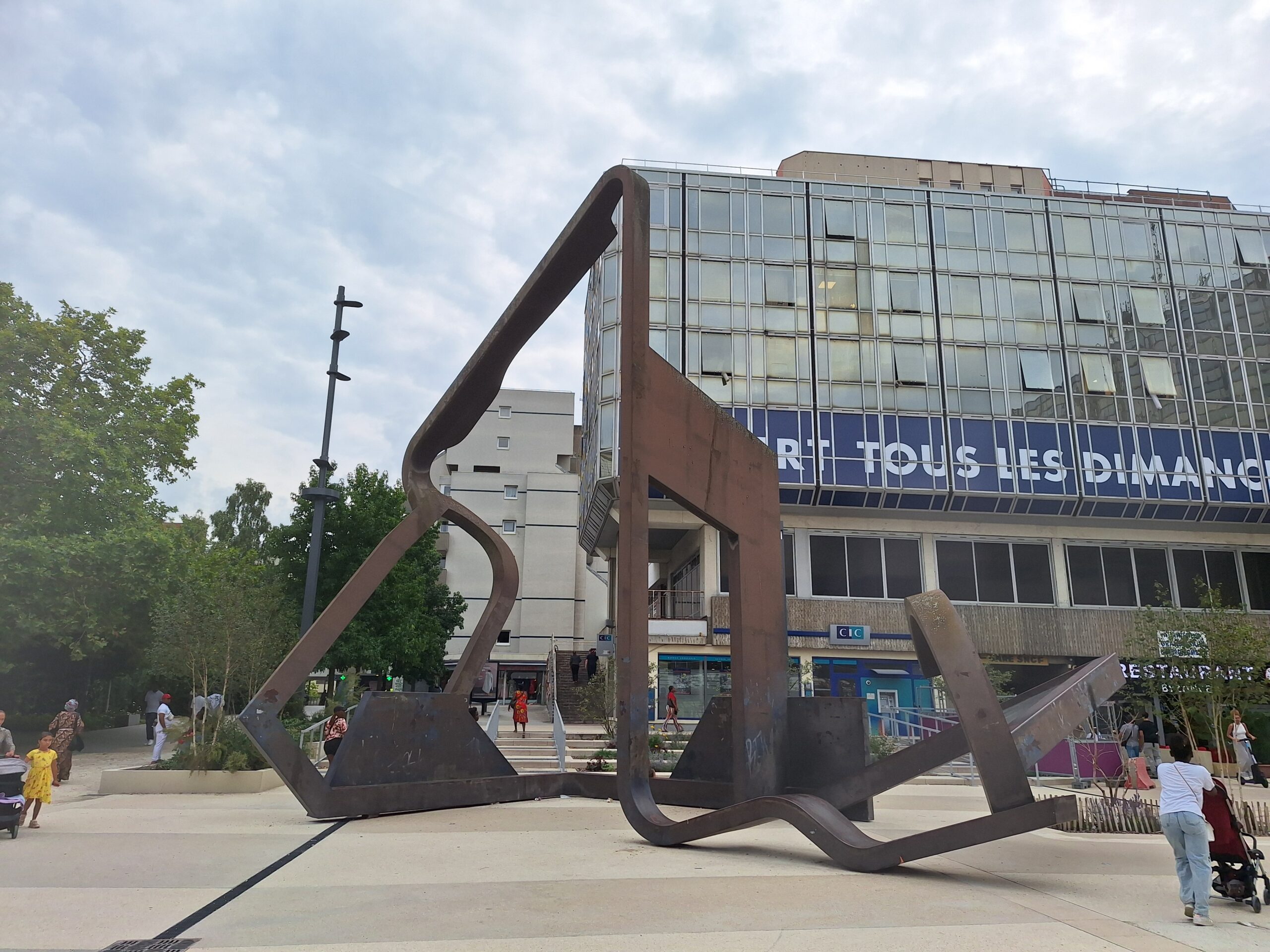 L'œuvre de Pierre Tual achève sa restauration à Evry-Courcouronnes